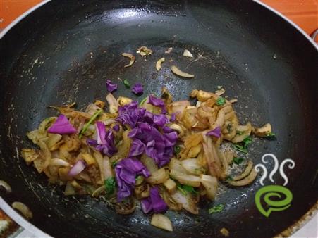 Baked Mushroom Samosa Recipe - pachakam.com