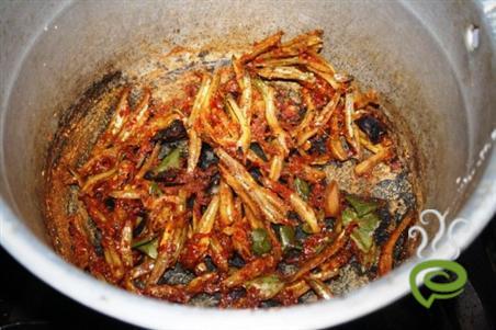 Halmasso Thel Dala : Unakka Meen Recipe - pachakam.com