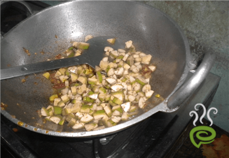 Pachapayar Vazhakkai Mezhukkupuratti Recipe - pachakam.com