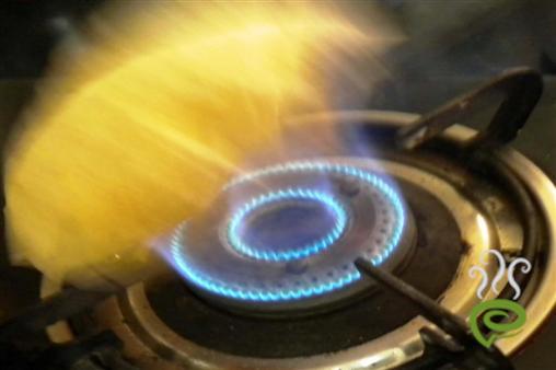 North Indian Style Thava Roti Recipe - pachakam.com