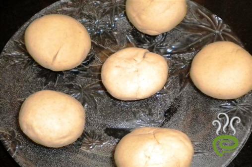 North Indian Style Thava Roti Recipe - pachakam.com