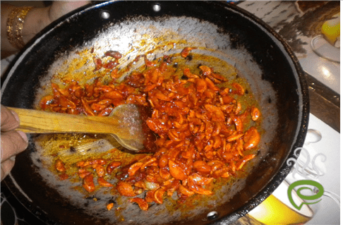 Veluthulli (Garlic) Achhaar Recipe - pachakam.com