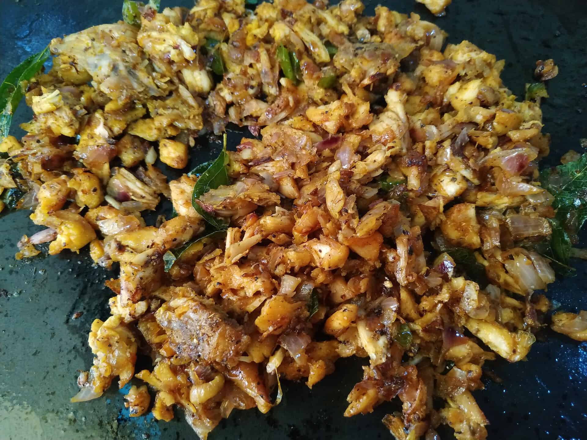 Pichi Potta Kozhi | Shredded Chicken Fry with Video