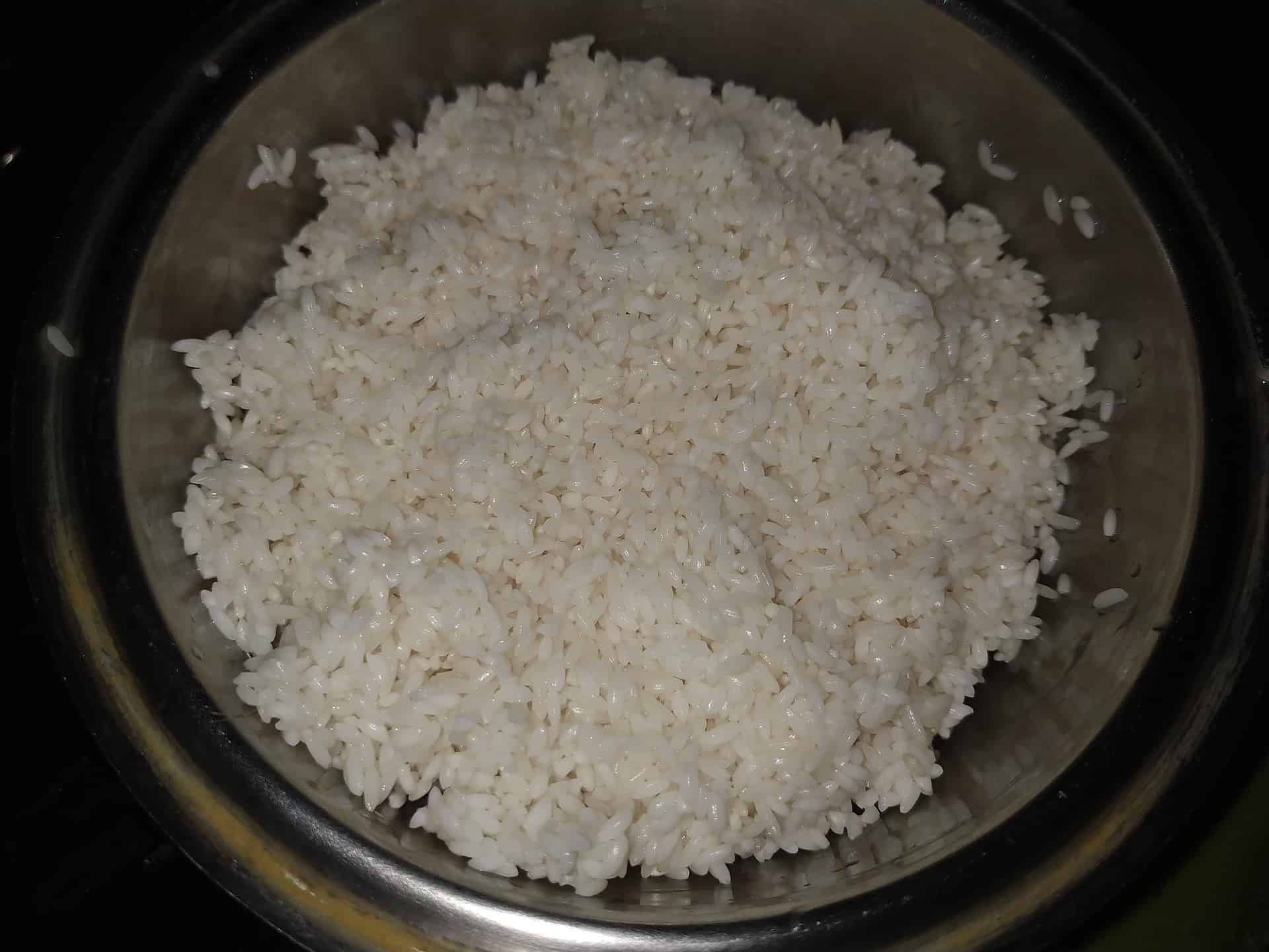 Chicken Idli | Chicken Stuffed Idli Recipe - pachakam.com