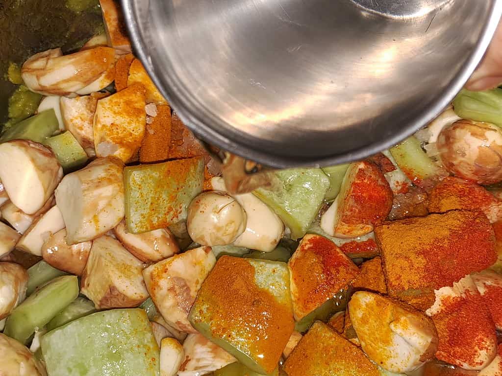 Padavalanga Chakkakuru Curry | Snake Gourd With Jackfruit Seeds Curry ...