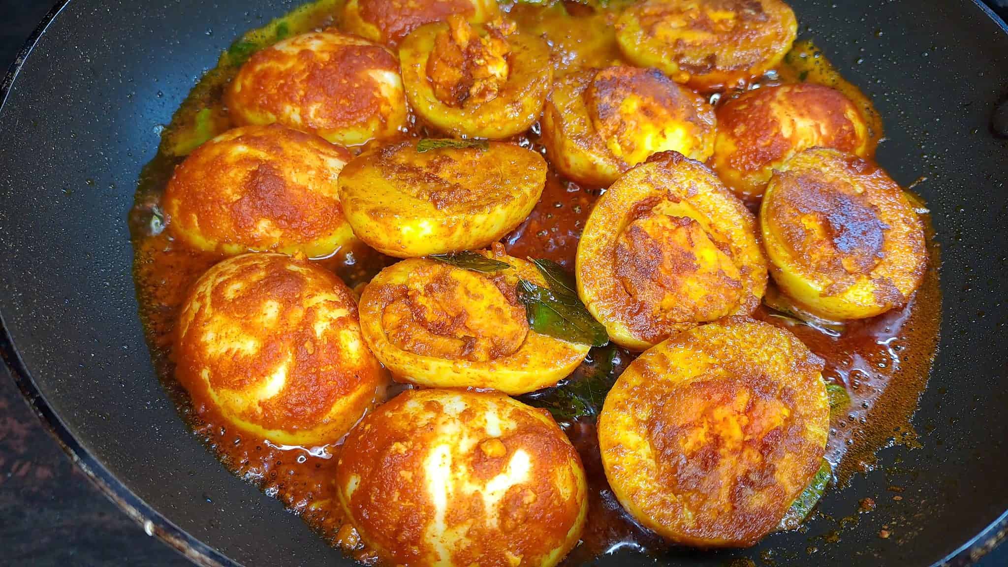 Poricha Pathiri With Egg Fry (Video) Recipe - pachakam.com