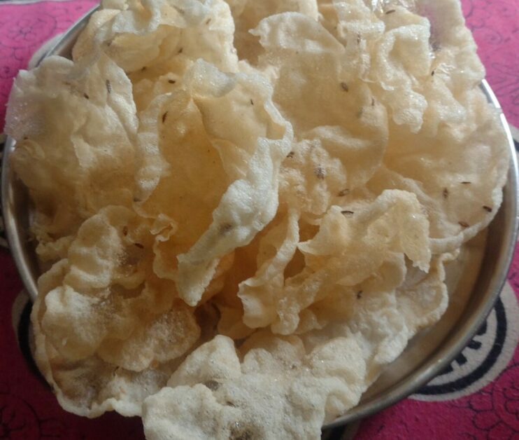 Ari Pappadam | Rice Pappadam Recipe - pachakam.com