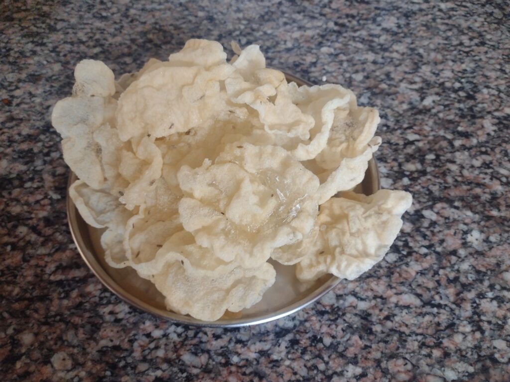 Ari Pappadam | Rice Pappadam Recipe - pachakam.com